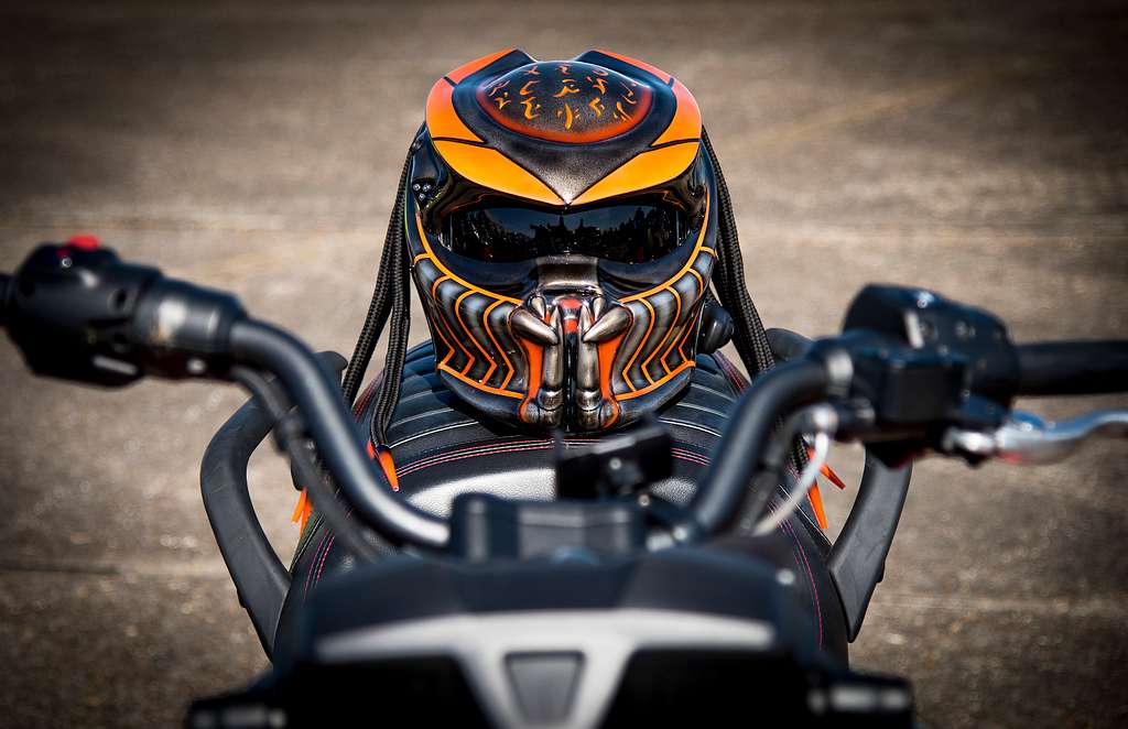 Helm Custom vs. Helm Standar: Mana yang Lebih Baik untuk Anda? - Easy ...